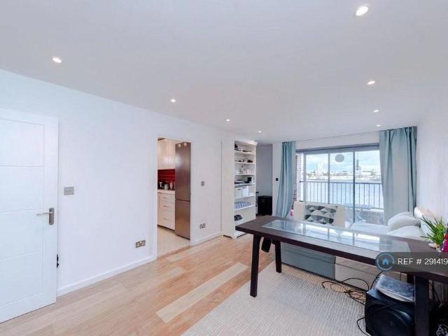1 bedroom in a flat share to rent