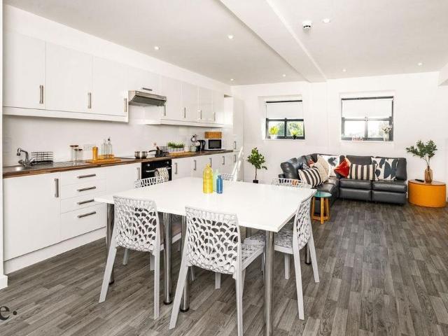 1 bedroom in a flat share to rent