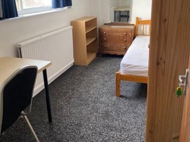 1 bedroom in a flat share to rent