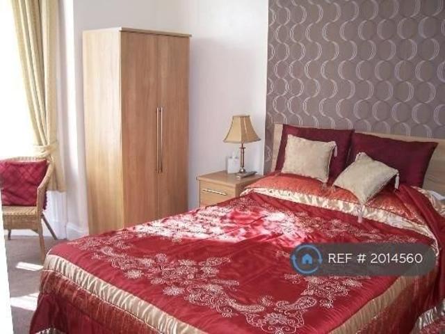 1 bedroom in a flat share to rent