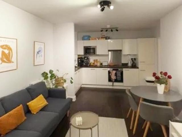 1 bedroom in a flat share to rent