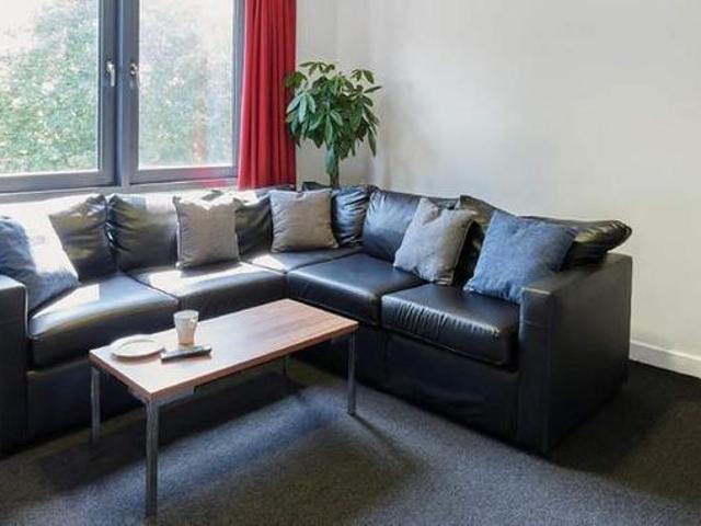 1 bedroom in a flat share to rent