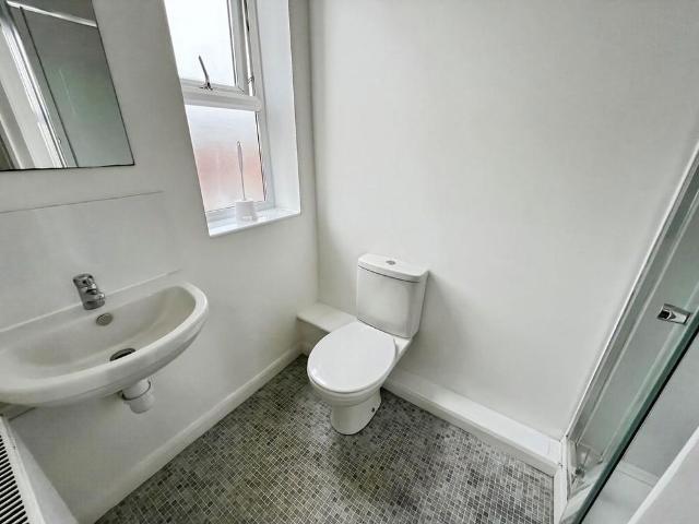 1 bedroom in a flat share to rent