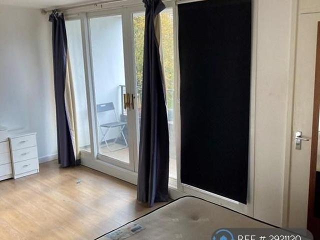 1 bedroom in a flat share to rent