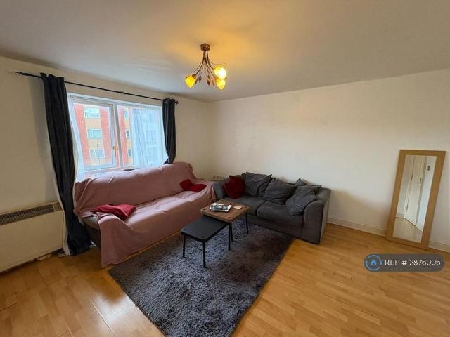 1 bedroom in a flat share to rent