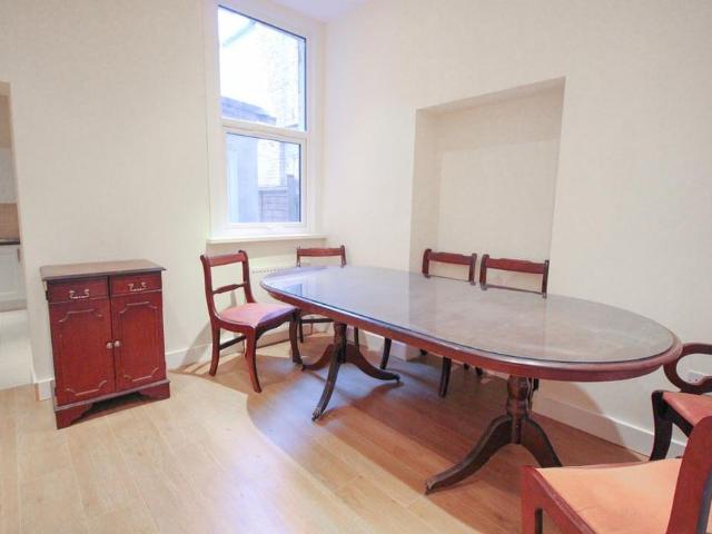 1 bedroom in a flat share to rent