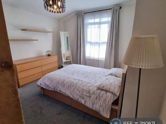 1 bedroom in a flat share to rent
