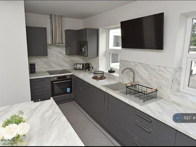 1 bedroom in a flat share to rent