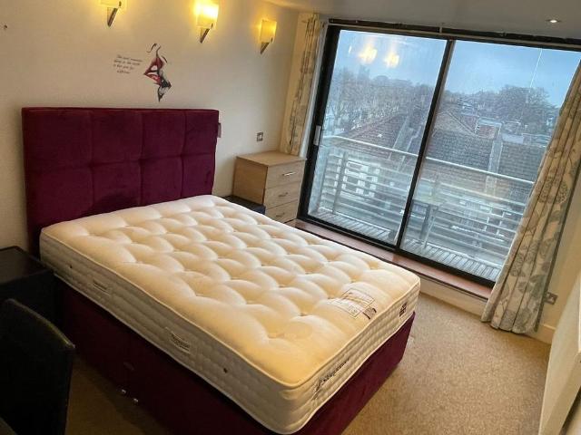 1 bedroom in a flat share to rent