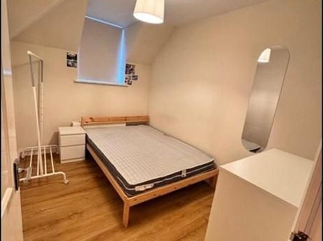 1 bedroom in a flat share to rent