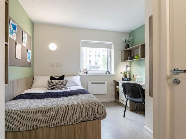 1 bedroom in a flat share to rent