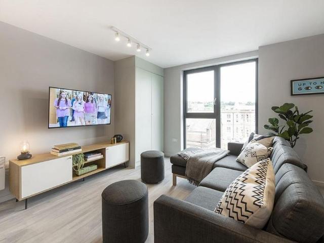 1 bedroom in a flat share to rent