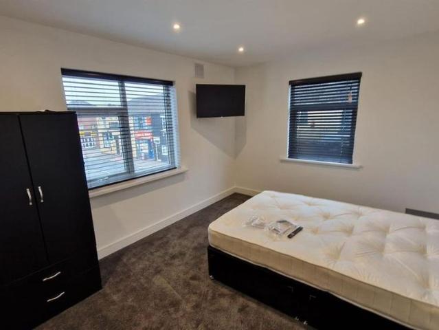 1 bedroom in a flat share to rent
