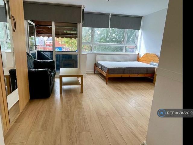 1 bedroom in a flat share to rent