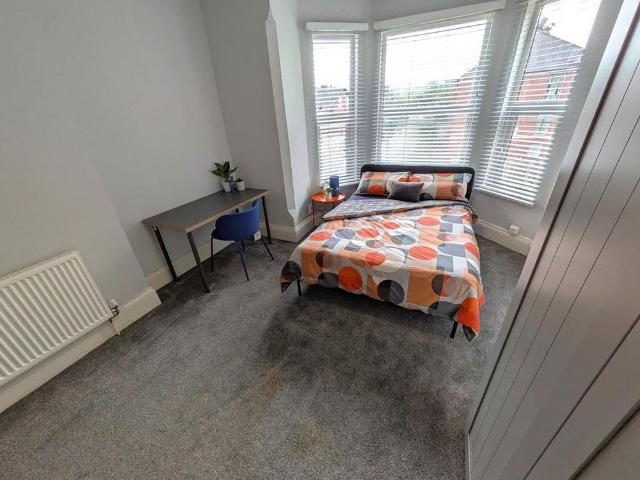 1 bedroom in a flat share to rent