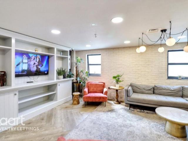 1 bedroom in a flat share to rent