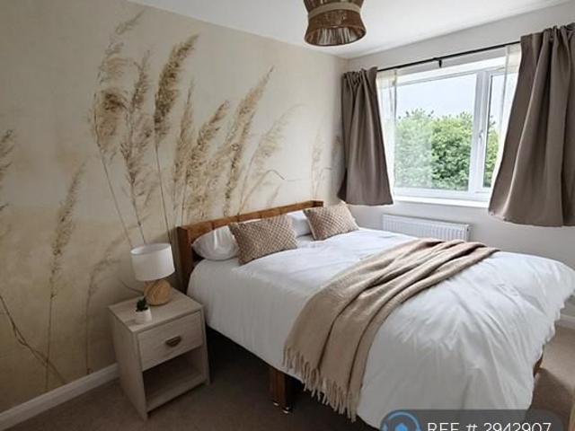 1 bedroom in a flat share to rent