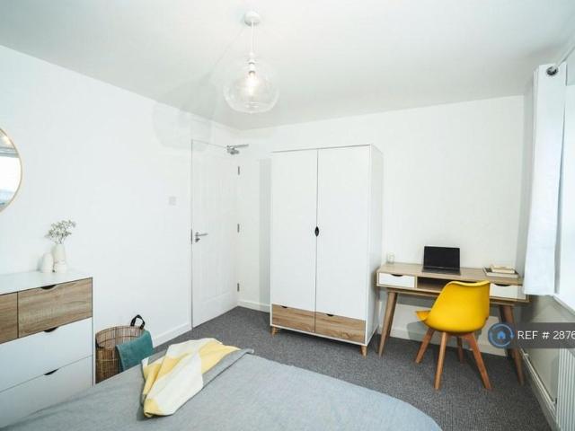 1 bedroom in a flat share to rent