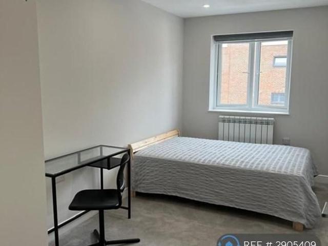 1 bedroom in a flat share to rent