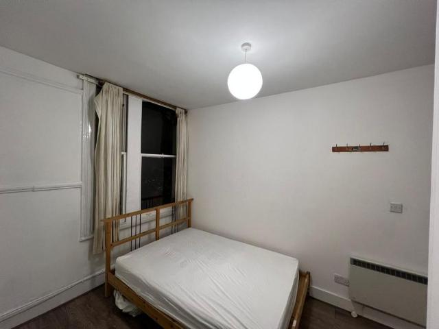 1 bedroom in a flat share to rent