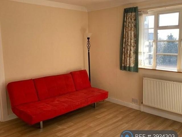 1 bedroom in a flat share to rent