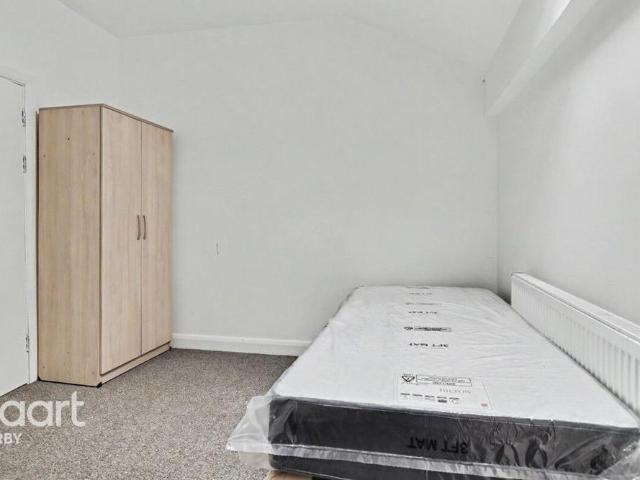 1 bedroom in a flat share to rent