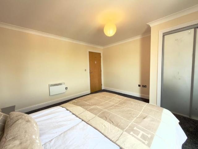 1 bedroom in a flat share to rent
