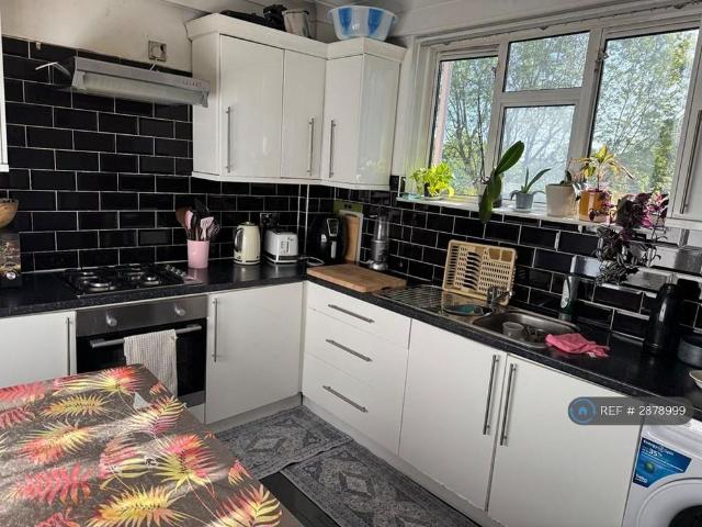 1 bedroom in a flat share to rent