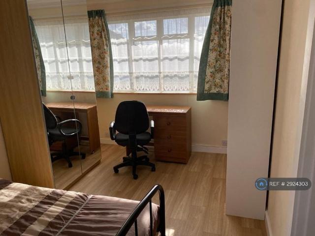 1 bedroom in a flat share to rent