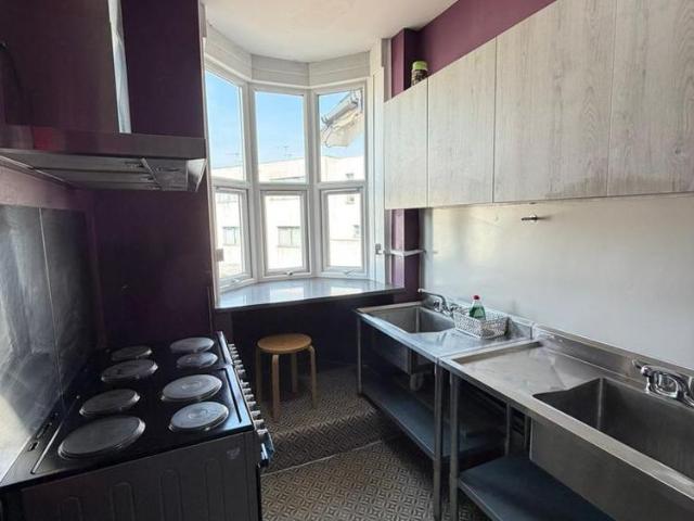 1 bedroom in a flat share to rent