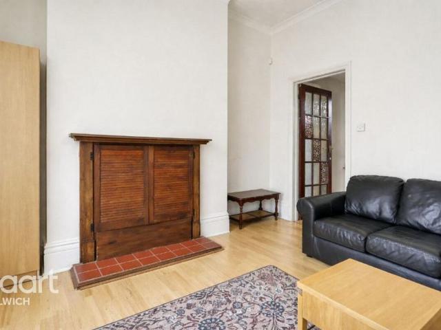 1 bedroom in a flat share to rent