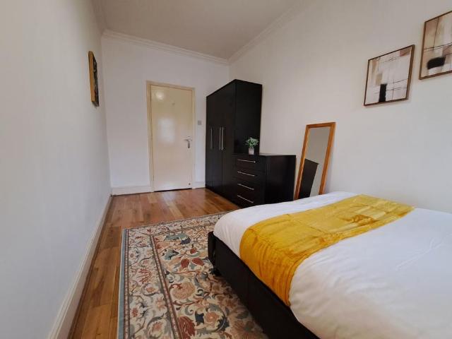 1 bedroom in a flat share to rent