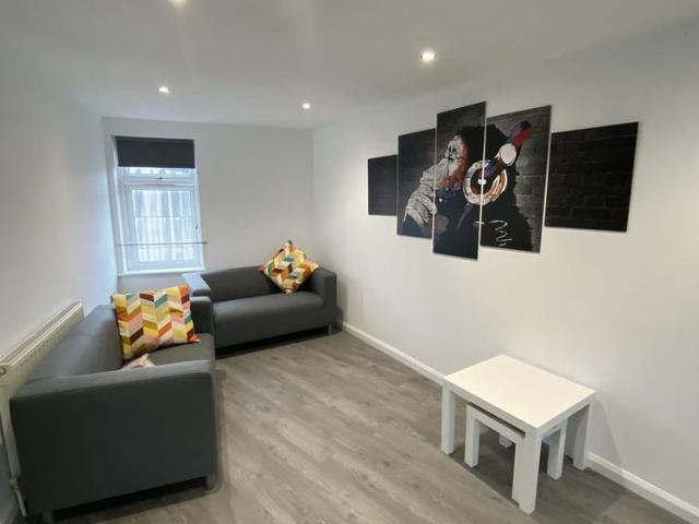 1 bedroom in a flat share to rent