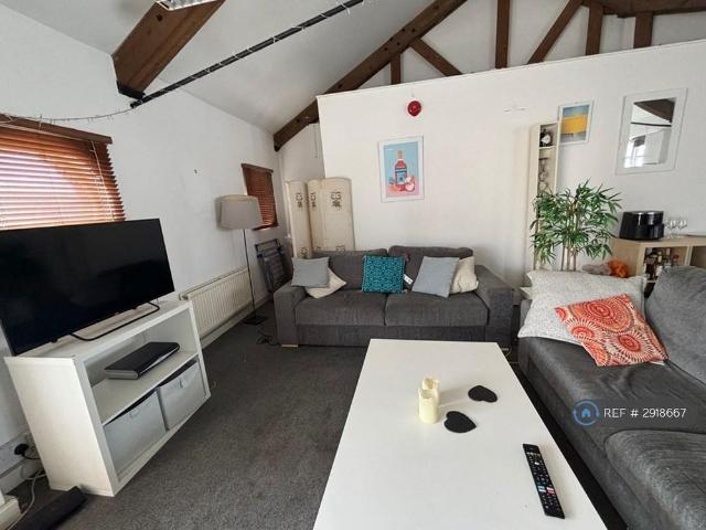1 bedroom in a flat share to rent