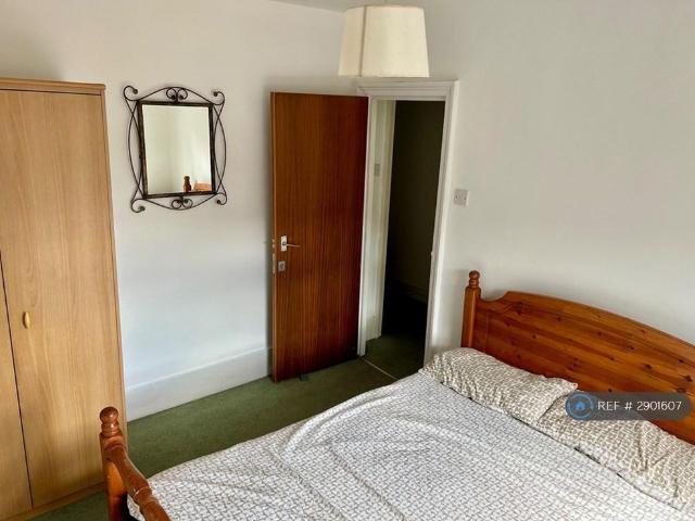 1 bedroom in a flat share to rent