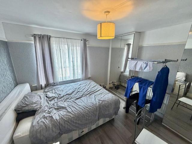 1 bedroom in a flat share to rent