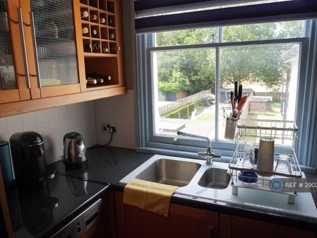 1 bedroom in a flat share to rent