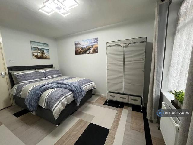 1 bedroom in a flat share to rent