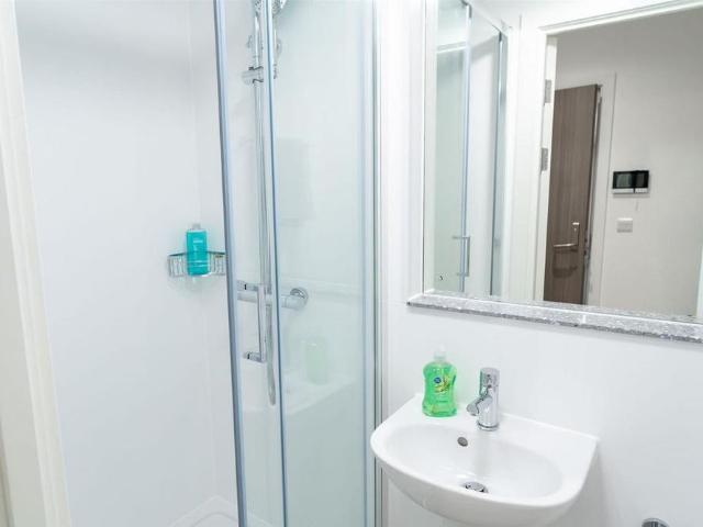 1 bedroom in a flat share to rent