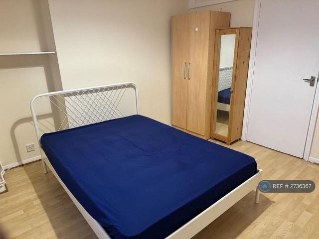 1 bedroom in a flat share to rent