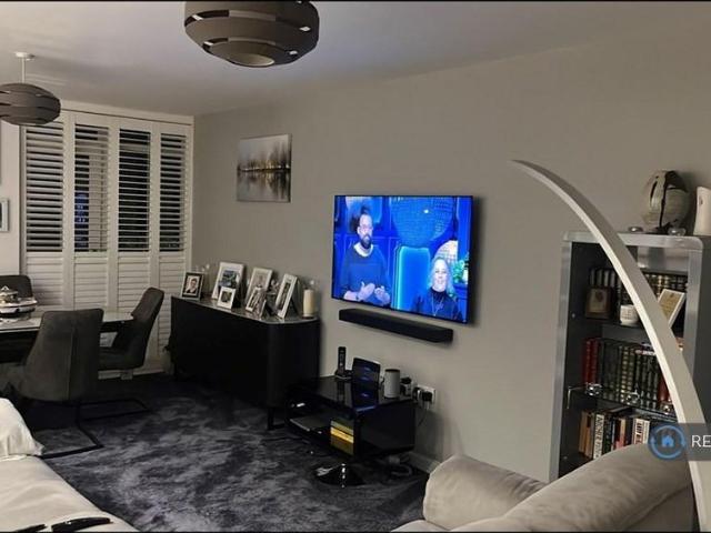 1 bedroom in a flat share to rent
