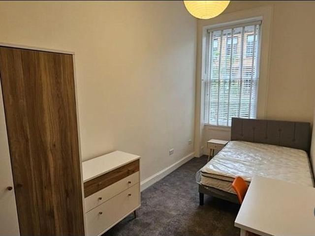 1 bedroom in a flat share to rent