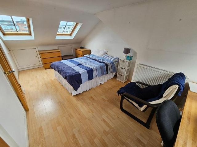 1 bedroom in a flat share to rent
