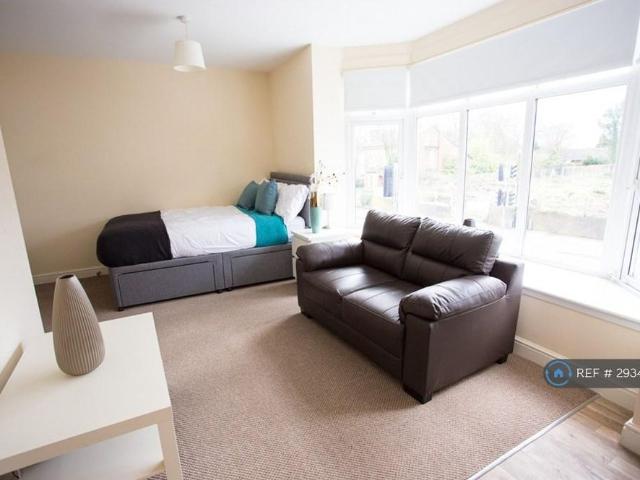 1 bedroom in a flat share to rent