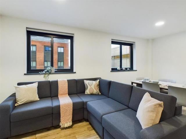 1 bedroom in a flat share to rent