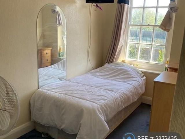 1 bedroom in a flat share to rent