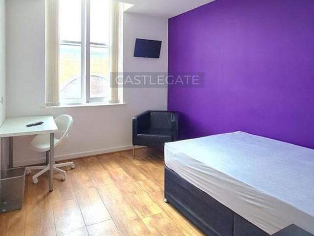 1 bedroom in a flat share to rent