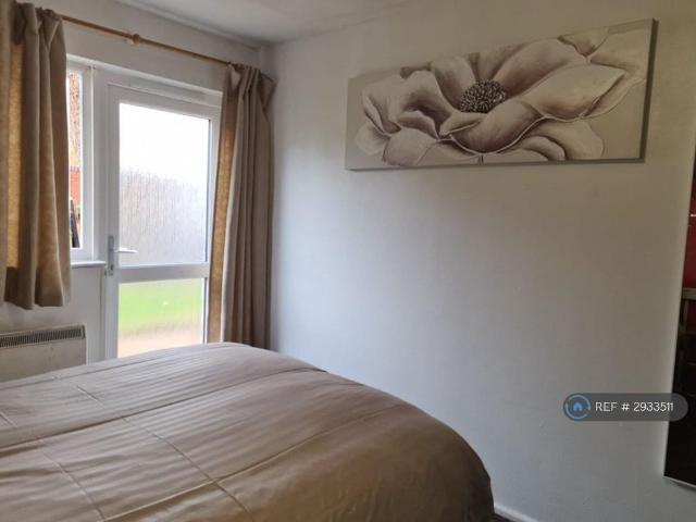1 bedroom in a flat share to rent