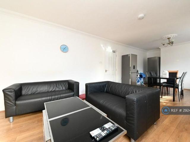1 bedroom in a flat share to rent