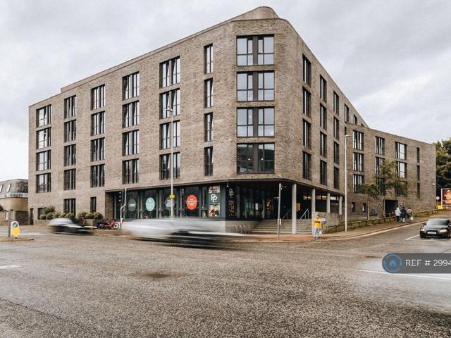 1 bedroom in a flat share to rent